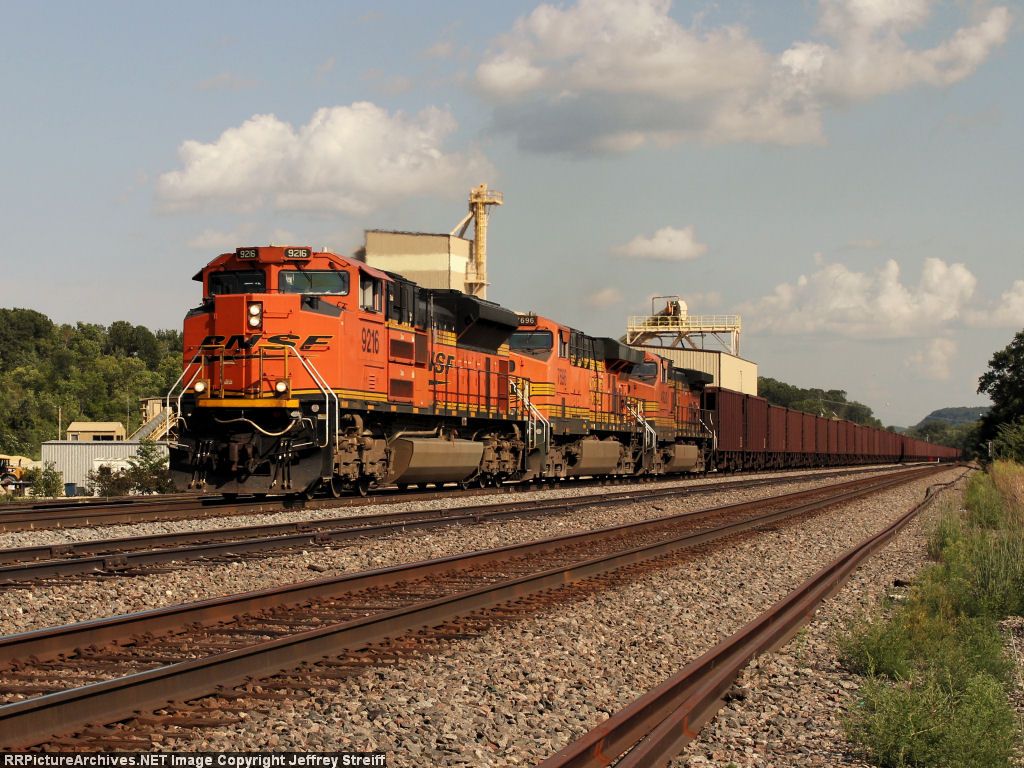 BNSF 9216